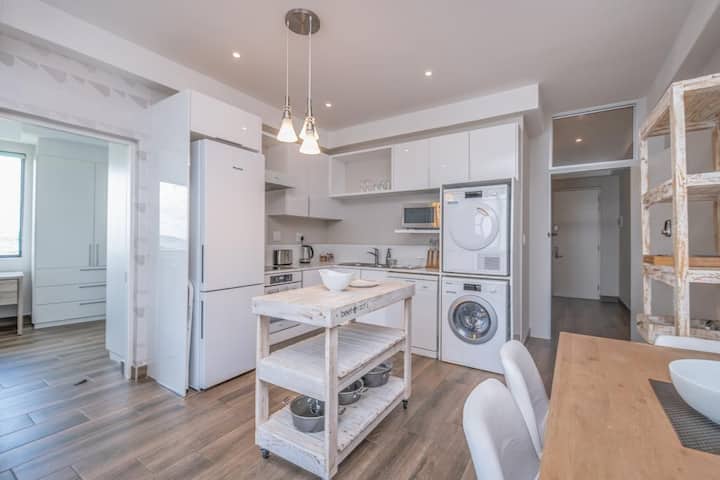 Regency Hotel 631 Modern 1-bed Unit, Stunning View - Pretoria