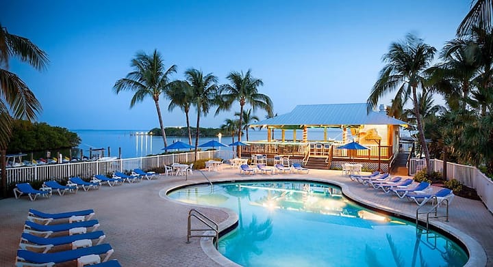Waterfront Studio Apartment In A Resort With Pool - Marathon, FL