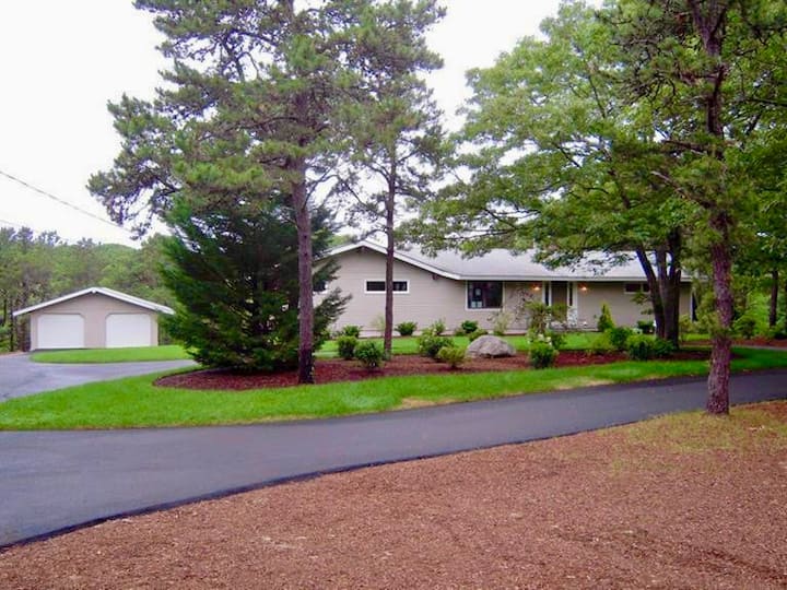 Home In Falmouth - Falmouth, MA