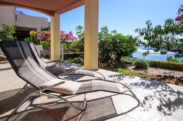 2 Bedroom Sea View Apartment - Rabac