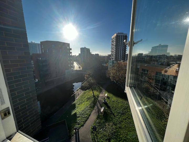 1 Bed, Bright Flat In Limehouse, London; Fast Wifi - Queen Mary University of London