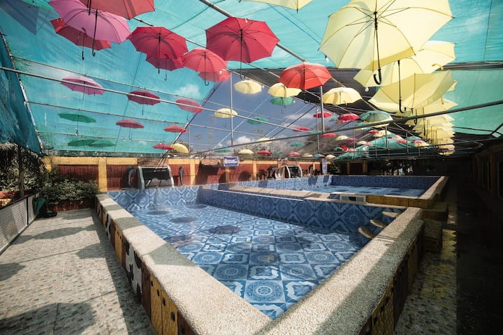 Vacation Is Calling You - Pandi