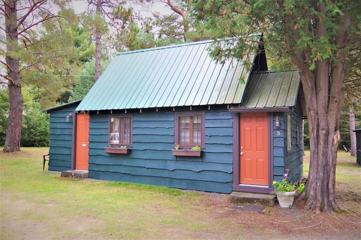 Cabin #3 - Moreno's Cottages - 100th Anniversary! - Saranac Lake, NY
