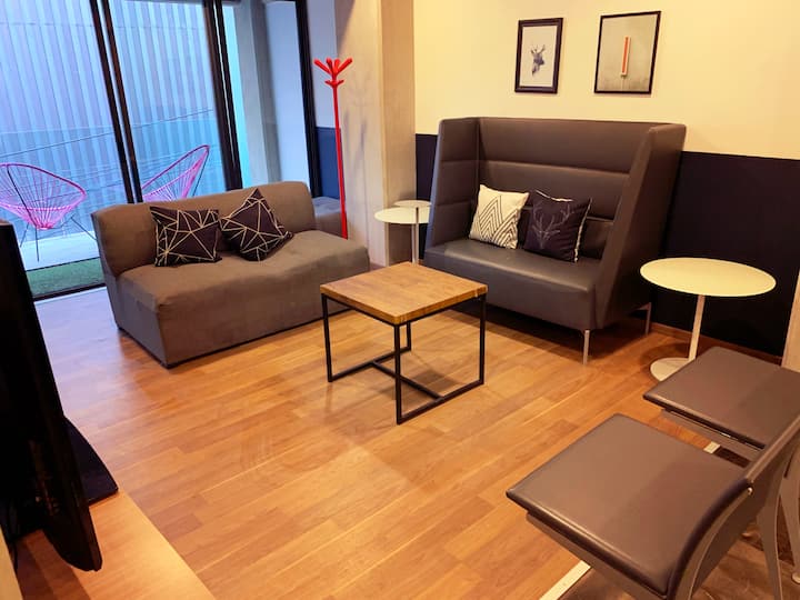 P2-great Centrally-located, Spacious 9-person Apt. - Mexico State