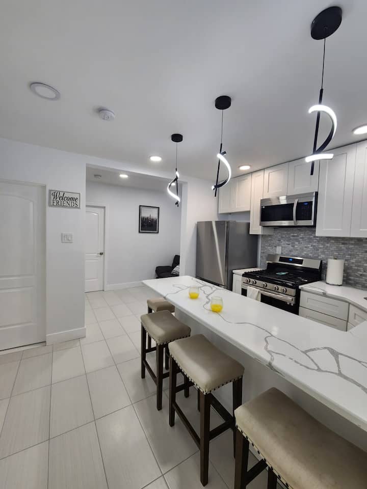 Modern Apt. Minutes Away From Nyc - Fort Lee, NJ