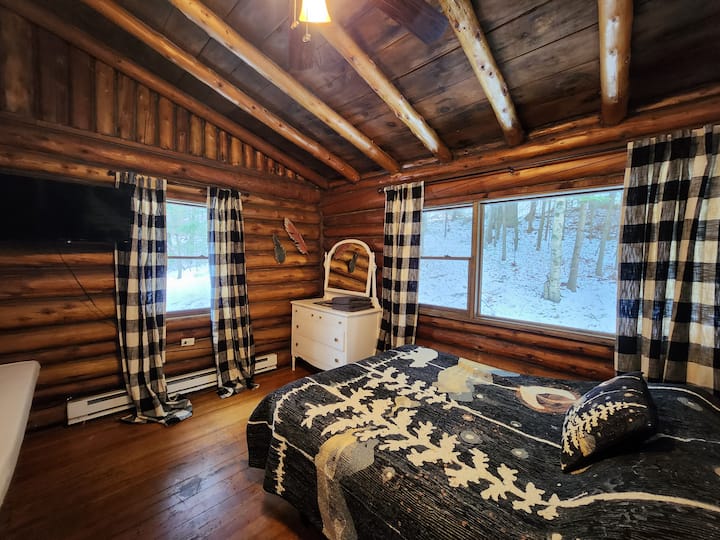 Lake George 2 Bedroom Authentic Log Cabin Unit - Lake George, NY