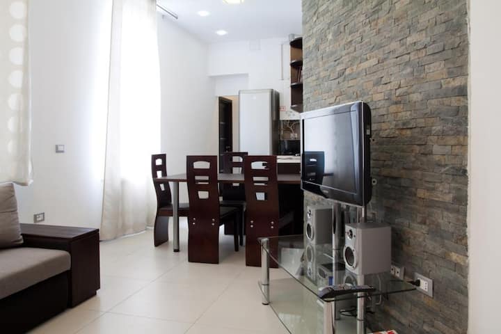 Neat&green Apartment Near Park - Lviv