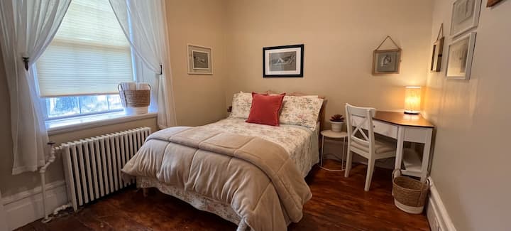Hudson Valley Historic, Nude Room - Newburgh, NY