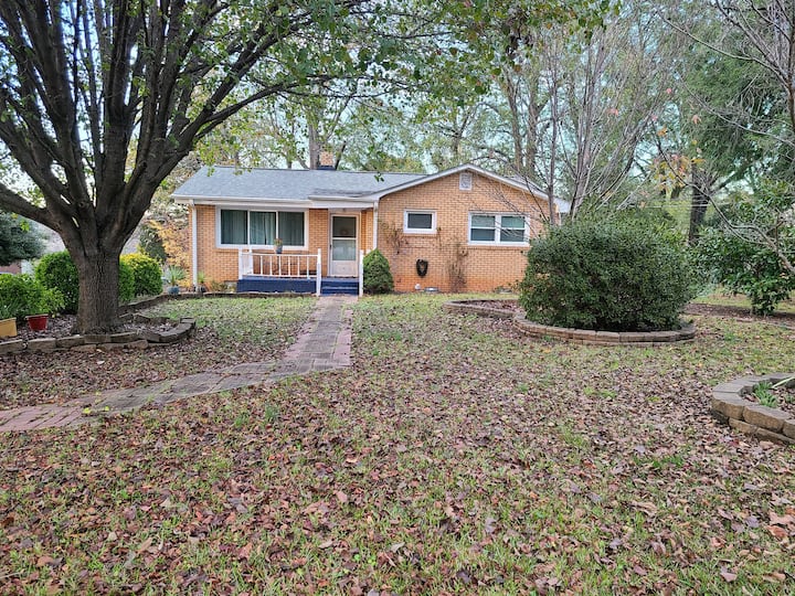 North Garden Abode - Greenville, SC