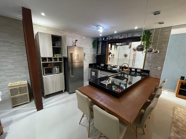 Casa Em Ilhabela, Bairro Nobre E Praia! - Ilhabela