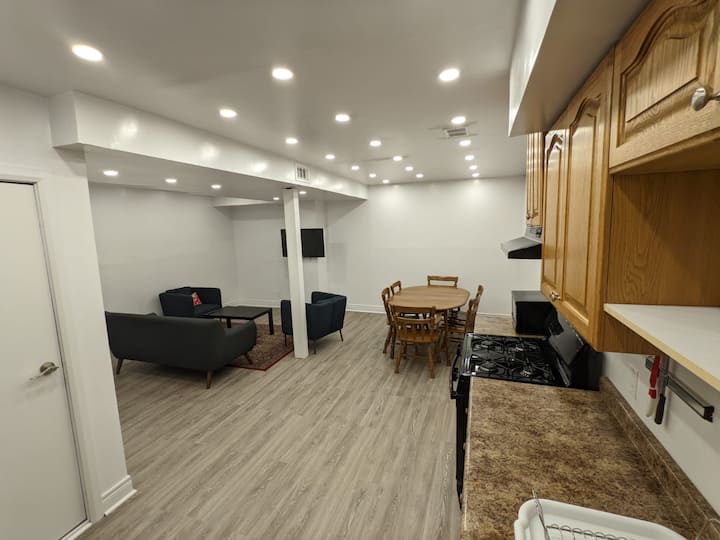 Cozy 2 Bedroom Unit -