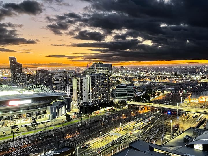 Fantastic View/opposite Skybus Station/free Park - Melbourne Zoo