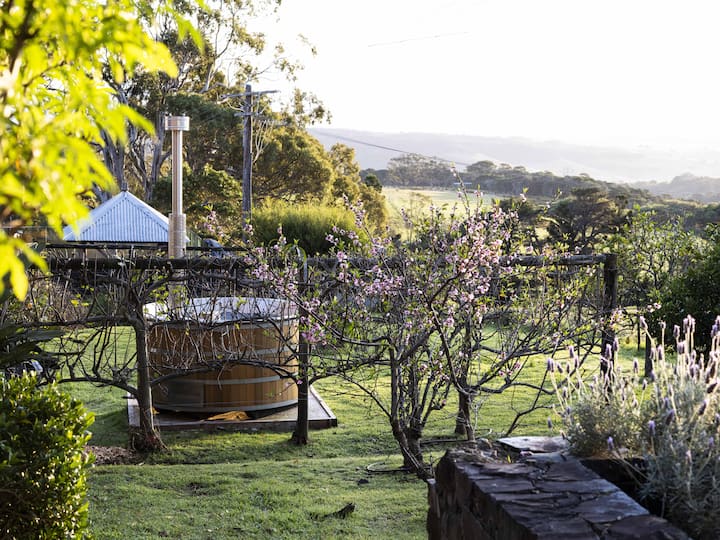 Jamberoo Valley Farm Ocean View Cottage W/ Hot Tub - Kiama