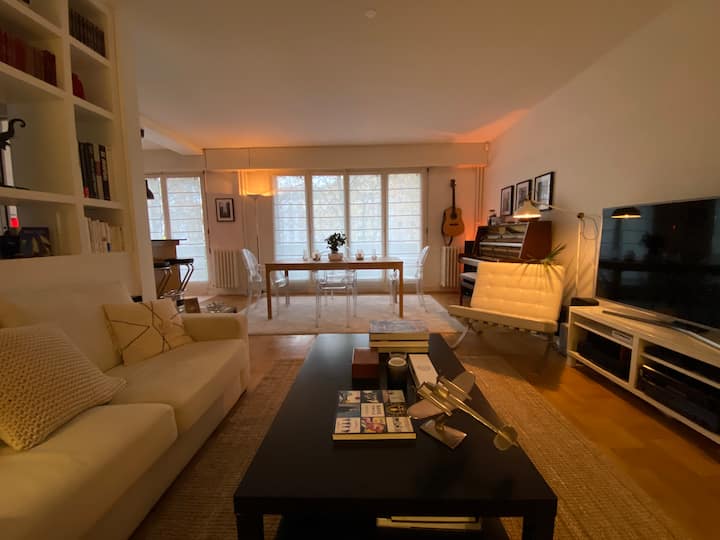 Paris, Superbe 4 Pièces Vue Dégagée Et Ensoleillée - Paris