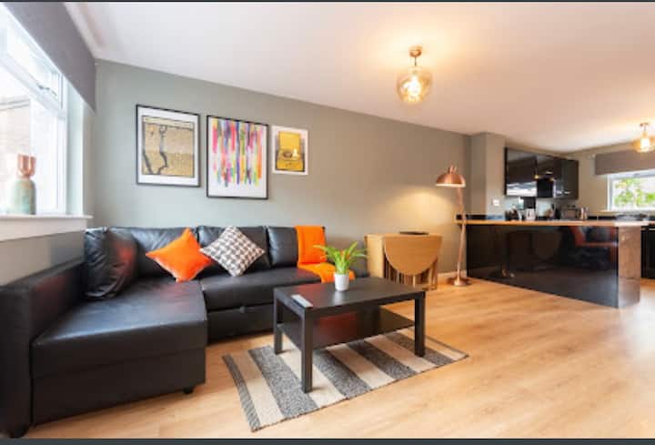 Nice Clean House For Workers - Kirkcaldy