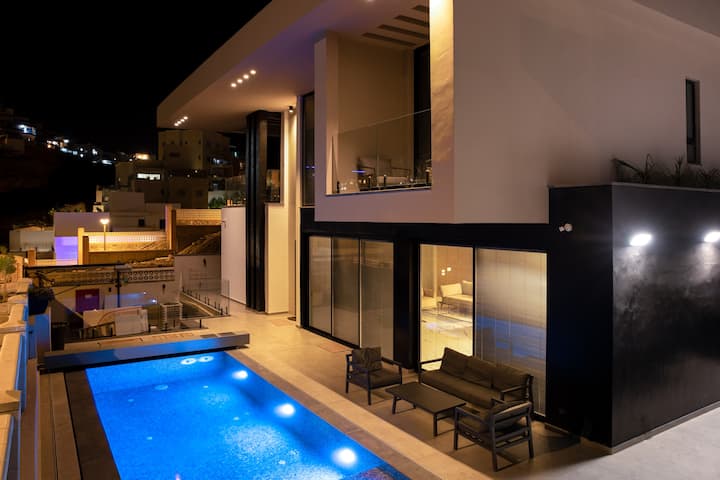 Astoria Luxuriously Villa With A Private Hot Pool - Eilat