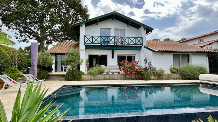 Belle Villa Basque Sur Le Golf - Cambo-les-Bains