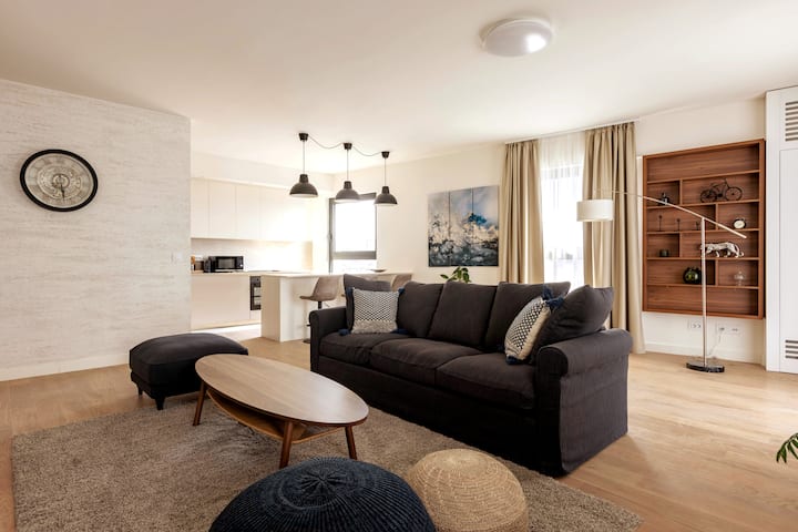 Huge 3 Bedroom Apartment With River View - Belgrade