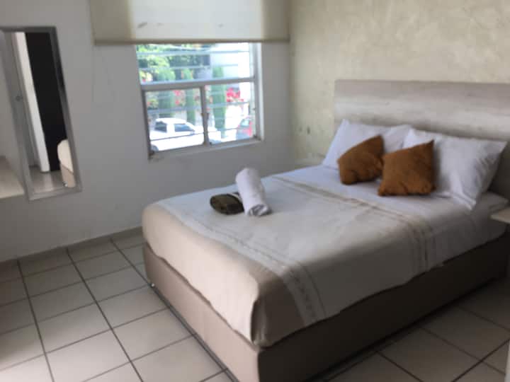 Casa Leon,brisas De El Lago , - León