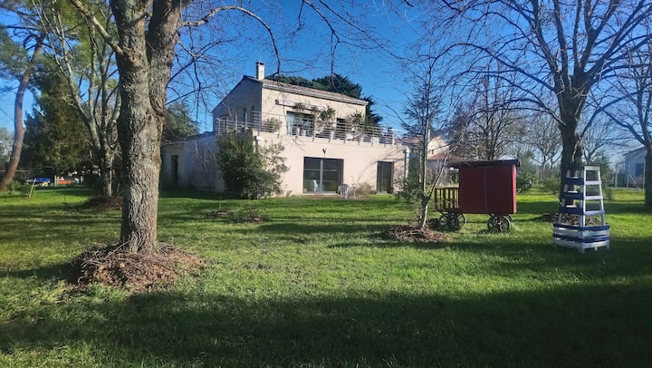 Maison Proche De L'océan Avec Un Grand Jardin - Royan