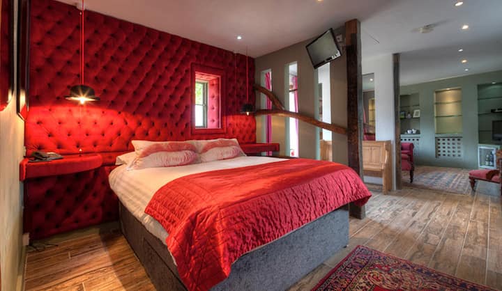 Strattons Deluxe Suite Stalls - Swaffham