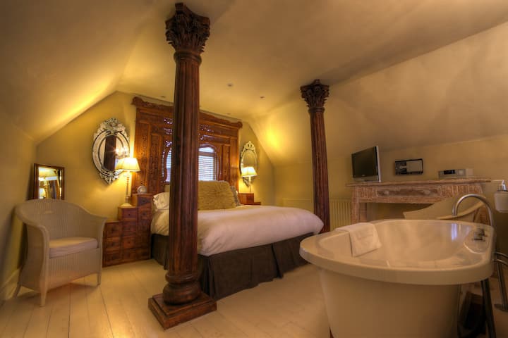 Strattons Duplex Suite Opium - Swaffham
