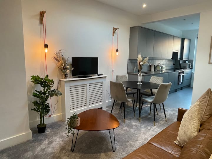 2 Bed Flat West Kensington/fulham - London