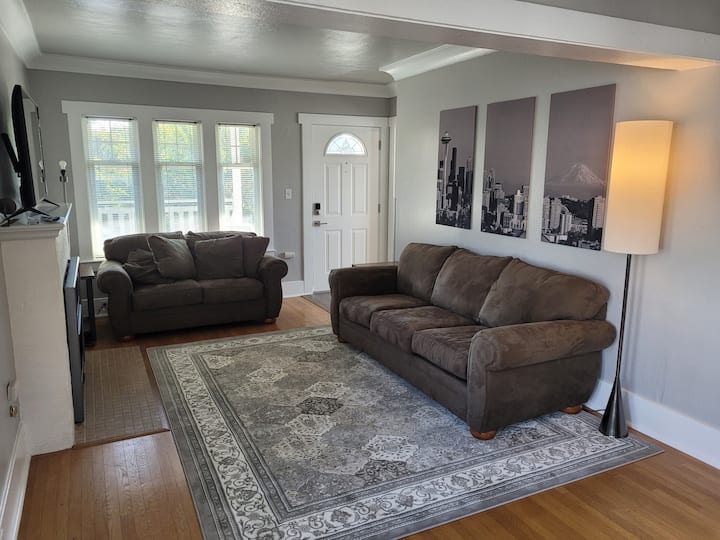 Seattle / Greenwood / Phinney Ridge - 2 Bed 1 Bath - Bothell, WA
