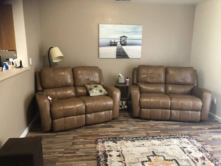 Beautiful Furnished Townhouse. - 메드퍼드