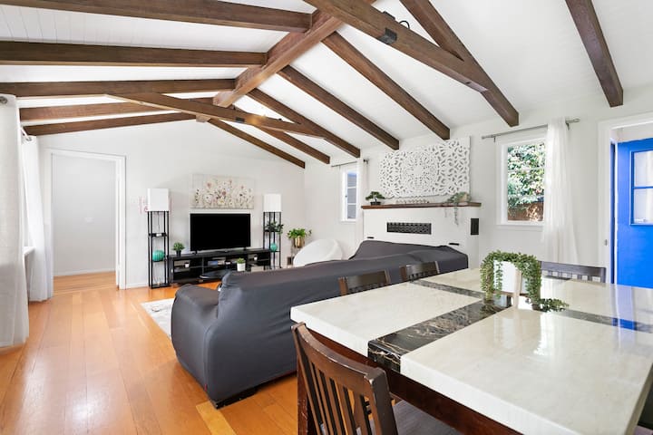 Stanford Hidden Gem 5bd/2ba, Near Face Book Hq! - Menlo Park, CA