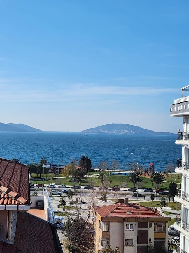 Spacious Duplex Apartment Near Marmara Sea 3bd/2ba - Adalar