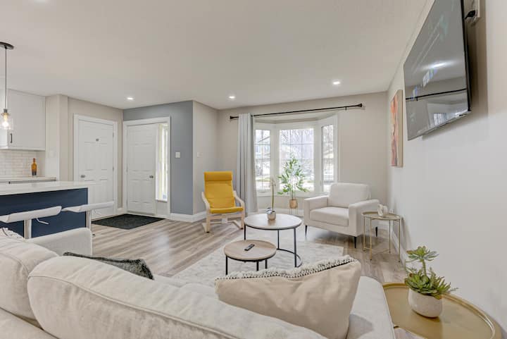 Home In London 3 Bedrooms 2 Baths, 3 Parking Spots - Londres