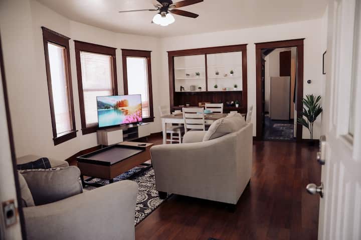 *Stylish 5-bed, Sleeps 14. - 프로보