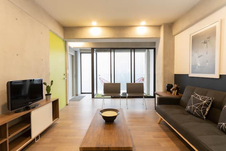 P3-great Centrally-located, Spacious 9-person Apt. - Mexico City