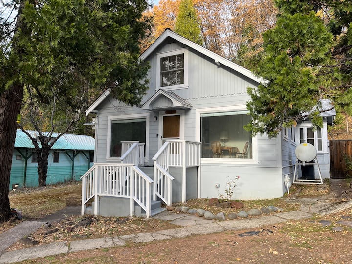 Heavenly River Retreat - Dunsmuir, CA