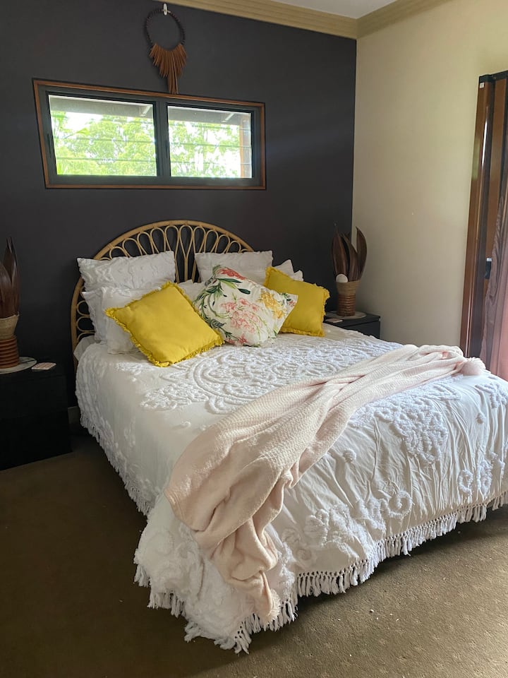 Tranquil Room Long Term Options Available - Hervey Bay