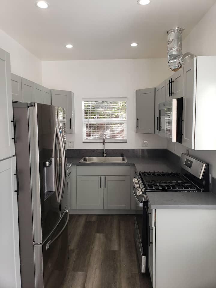 Backhouse Cottage - Los Angeles, CA