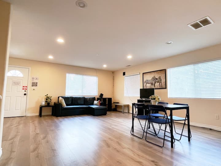 #A01 Private Room With Private Bath, Disneyland - Santa Ana, CA