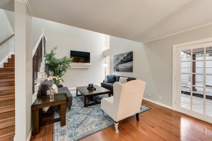 Spacious Private Retreat Minutes From Attractions! - Arlington