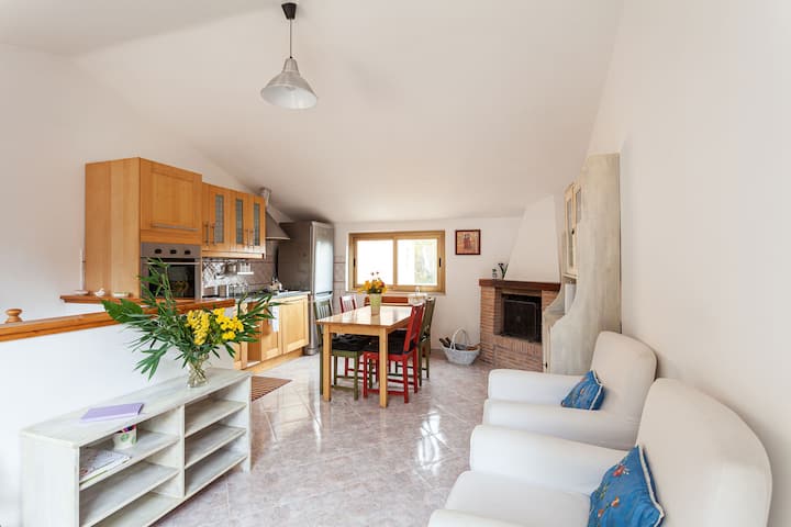 Little House In The Woods Of Valeria And Davide - Colonna