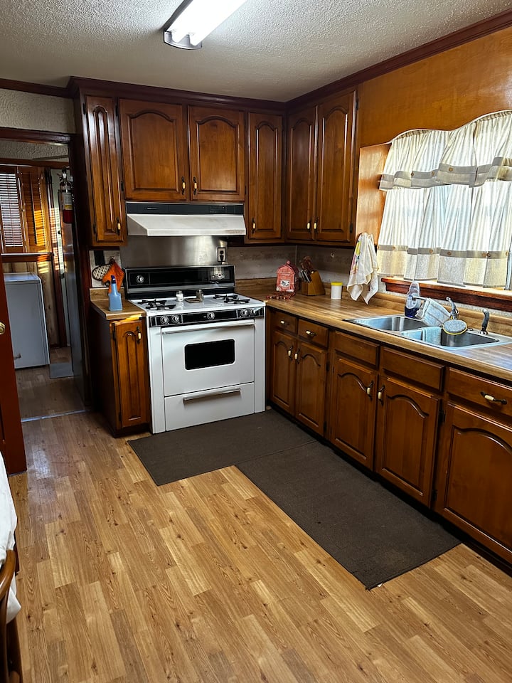 Modern Historic Country Living Tuskegee &
Auburn - Tuskegee University, Tuskegee