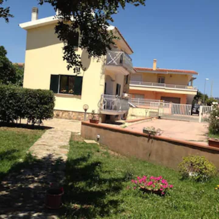 Villetta Con Posto Auto - Posada