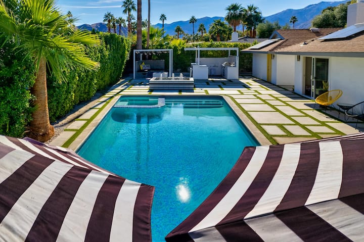 Palm Springs Backyard Oasis | Pool, Spa & Fire Pit - Palm Springs, CA