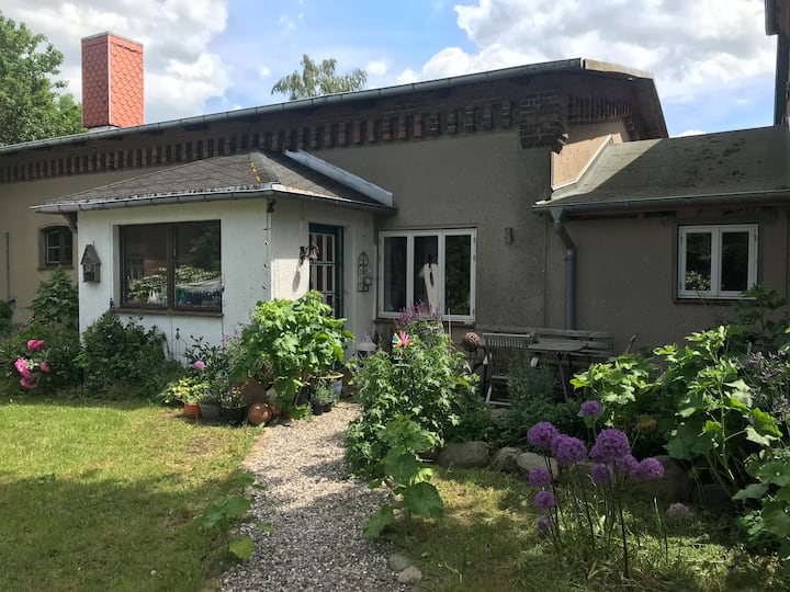 Familienfreundliche Oase Mit Traumgarten - Boltenhagen