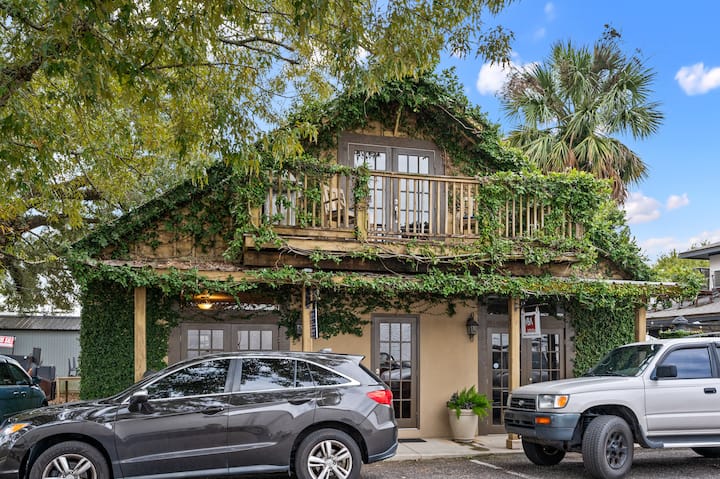 Bellangee In Heart Of Downtown Fairhope - Fairhope, AL