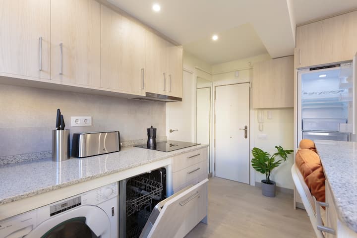 Gp43 - Beach 2 Min - 2 Bedroom, 3 Workspaces - La Barceloneta