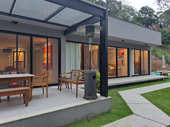 Casa Moderna E Decorada Com Piscina E Serviço - Petrópolis