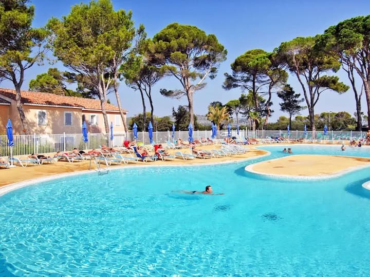 Petit Villa Duplex Avec Piscine Et Extérieur - Calvisson