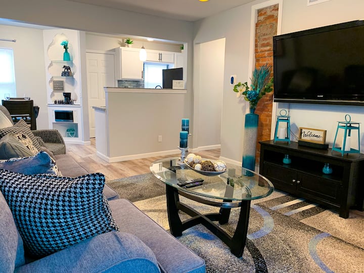 Comfort Stay, With Luxe Feel. Come Pamper Yourself - Wichita, KS