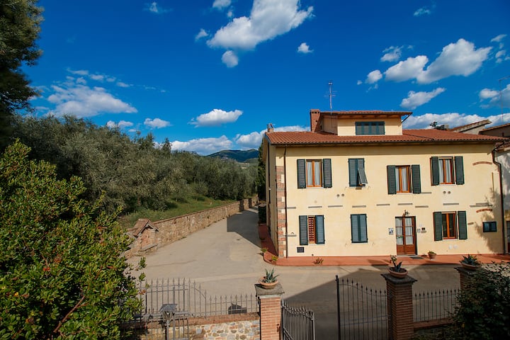 Double/quadruple Room In Vinci, Private Bathroom - Vinci